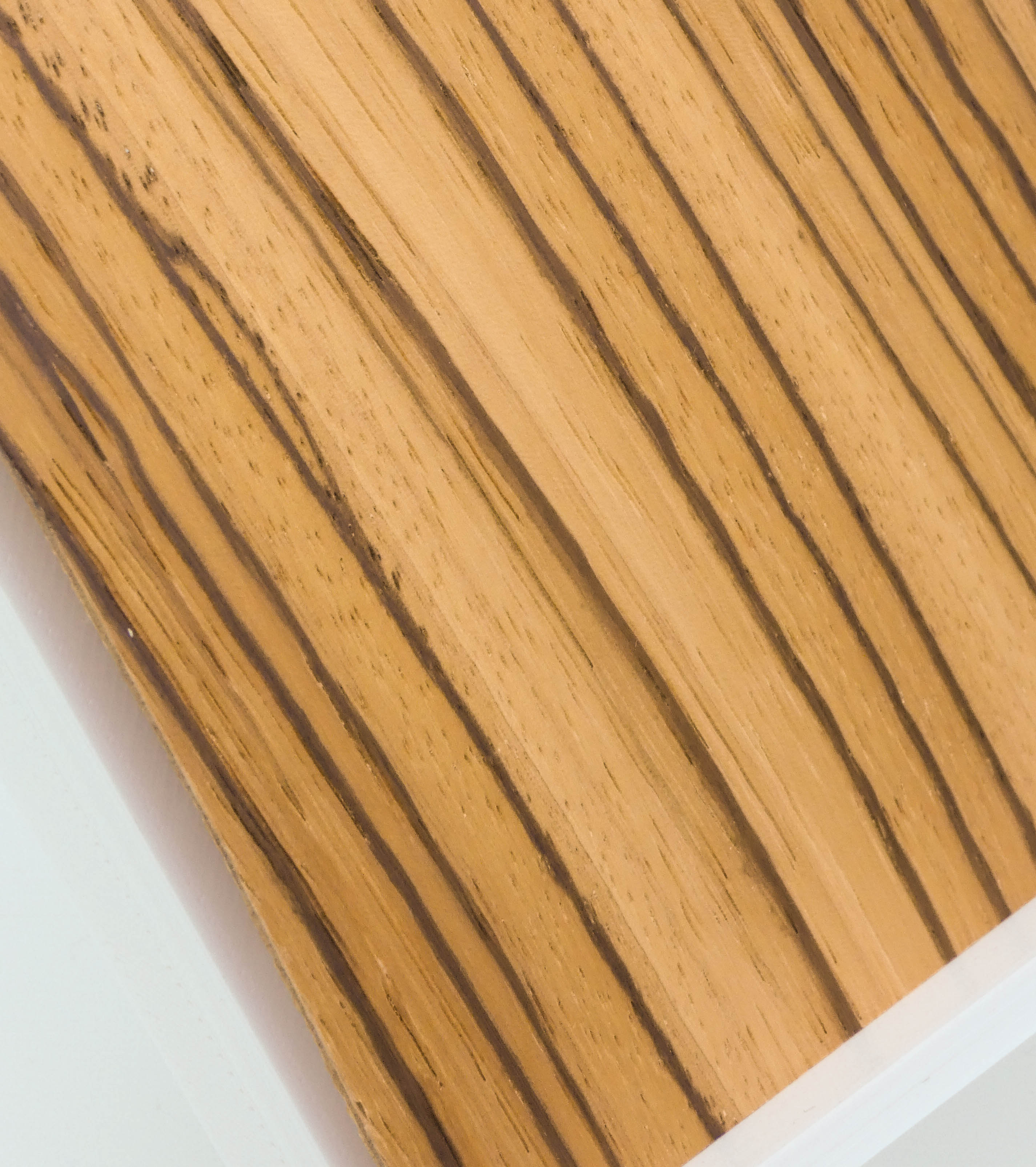 luxury wood - V20 smoked sapele/ Zebrano - Brain of Materials